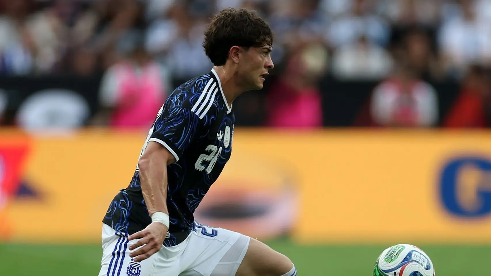 Agustín Giay fue titular en Argentina y sumó puntos para ir al Mundial